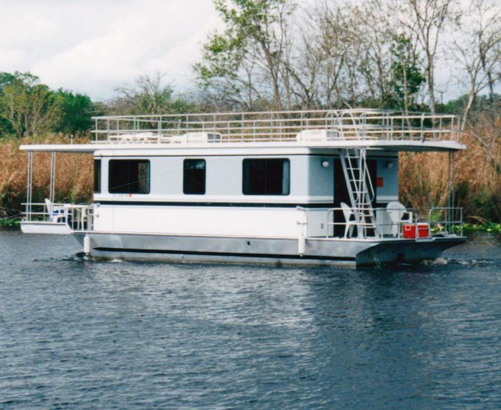 Houseboats on Florida Waterways - Coastal Angler & The Angler Magazine