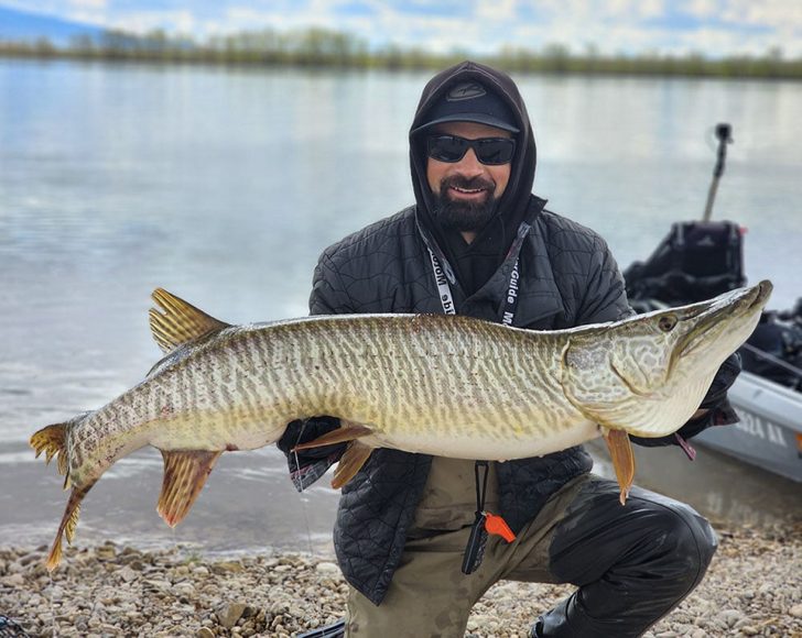Daniel Caricaburu-Lundin Sets IGFA All-Tackle Length World Record for ...