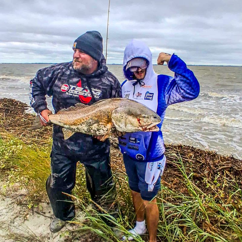 Mom Wins $10,000 in Redfish Tournament After Learning to Fish at Kids ...